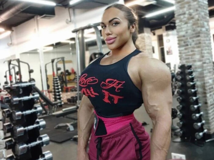 75 इंच का सीना, 22.5 इंच के बाइसेप्स, इस लेडी हल्क के सामने पानी भरते ...