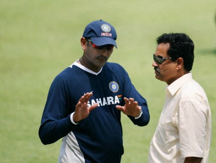 रवि शास्त्री जूता लेकर मियांदाद को मारने दौड़ पड़े, ड्रेसिंग रूम तक ...