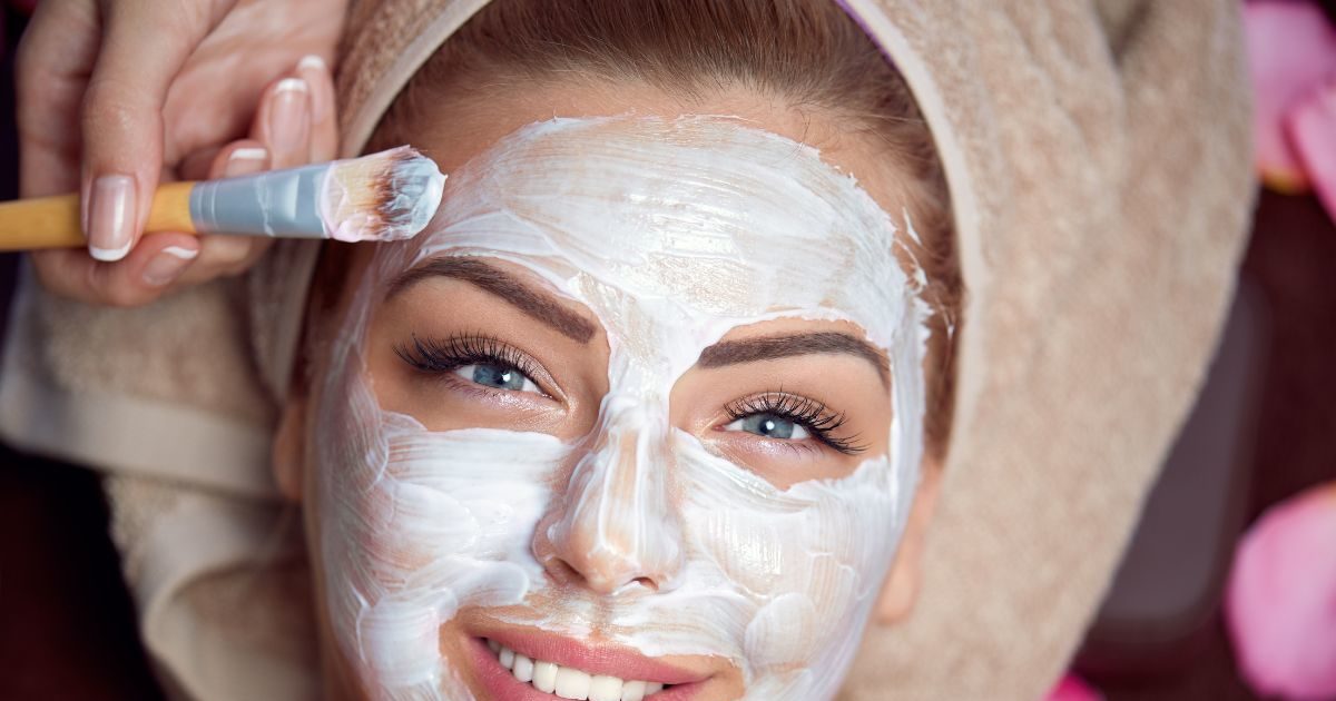 चावल के आटे के 5 फेसपैक स्किन को बनाएंगे स्‍पॉटलेस, पिगमेंटेशन की होगी ...