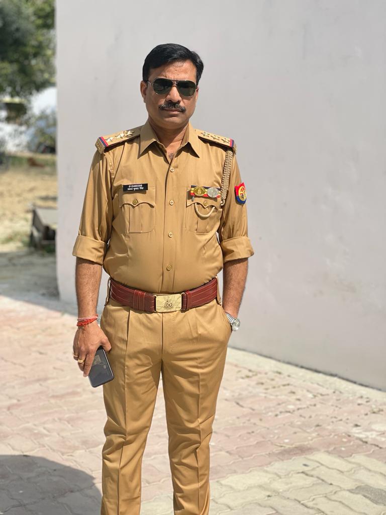 UP पुलिस के इस इंस्पेक्टर ने 8 महीने में घटाया 30 किलो वजन, सोशल मीडिया ...
