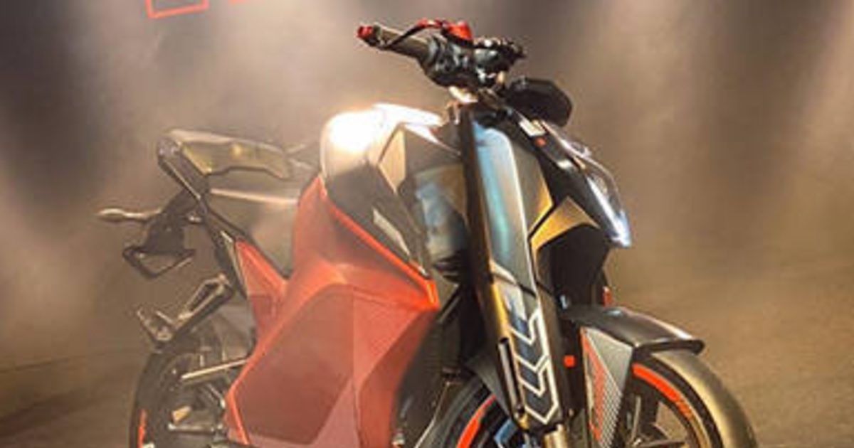 Auto Expo में छाए EV, 300 KM रेंज वाली इस सुपरबाइक का दिखा जलवा, देखें ...