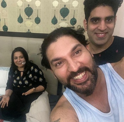 zorawar singh yuvi brother