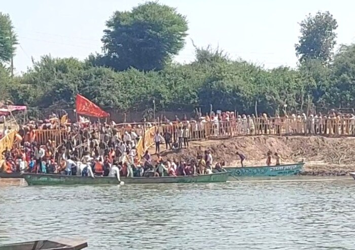 Narmada panchkoshi yatra more than 15 thousands devotees cross narmada ...