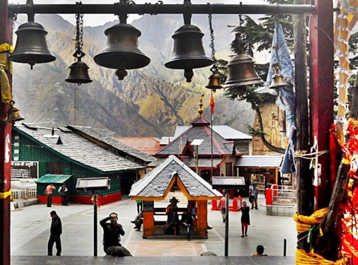 दुनिया का इकलौता मंदिर, जहां लगती है यमराज की कचहरी, शाम चौरासी में तय ...