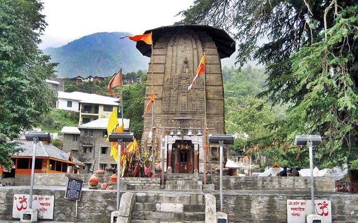 दुनिया का इकलौता मंदिर, जहां लगती है यमराज की कचहरी, शाम चौरासी में तय ...