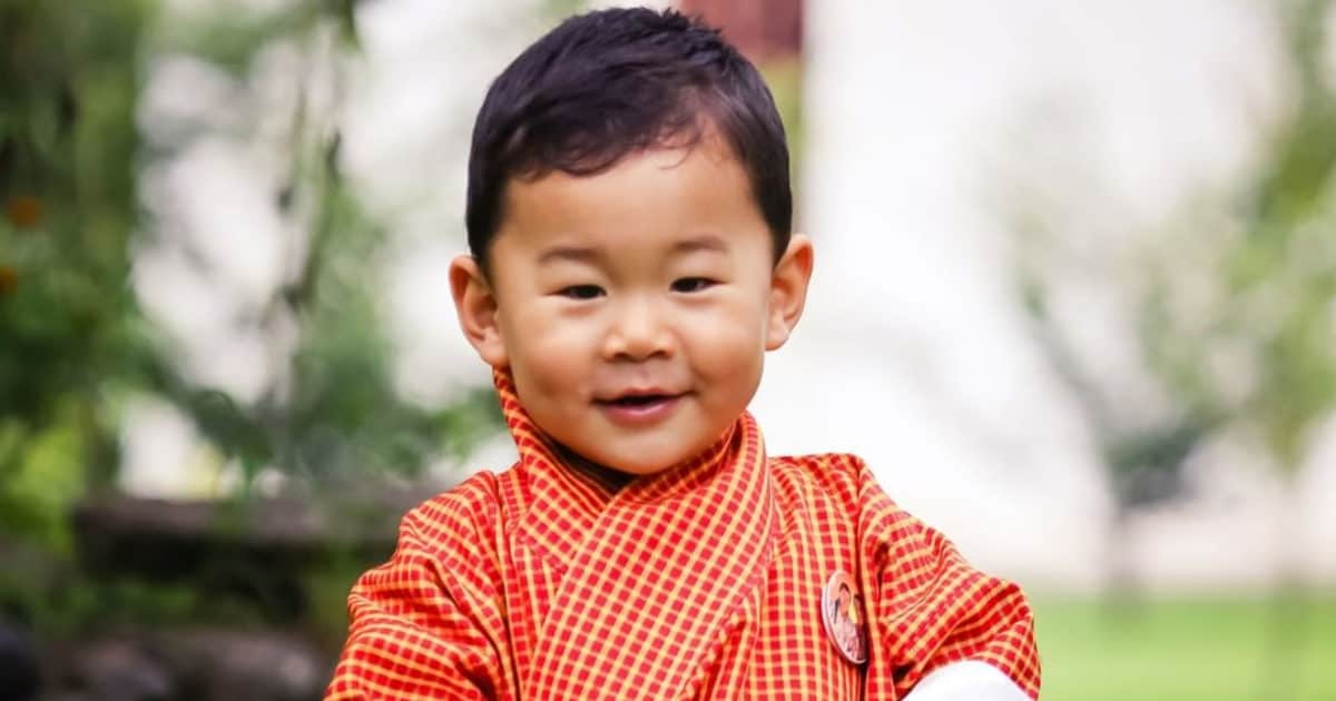 Bhutans prince jigme wangchuck becomes countrys first digital citizen ...