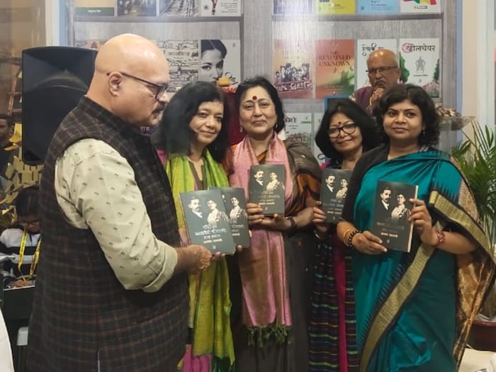Vishwa Pustak Mela Author anamika Alka Saraogi Tajender Singh Luthra ...