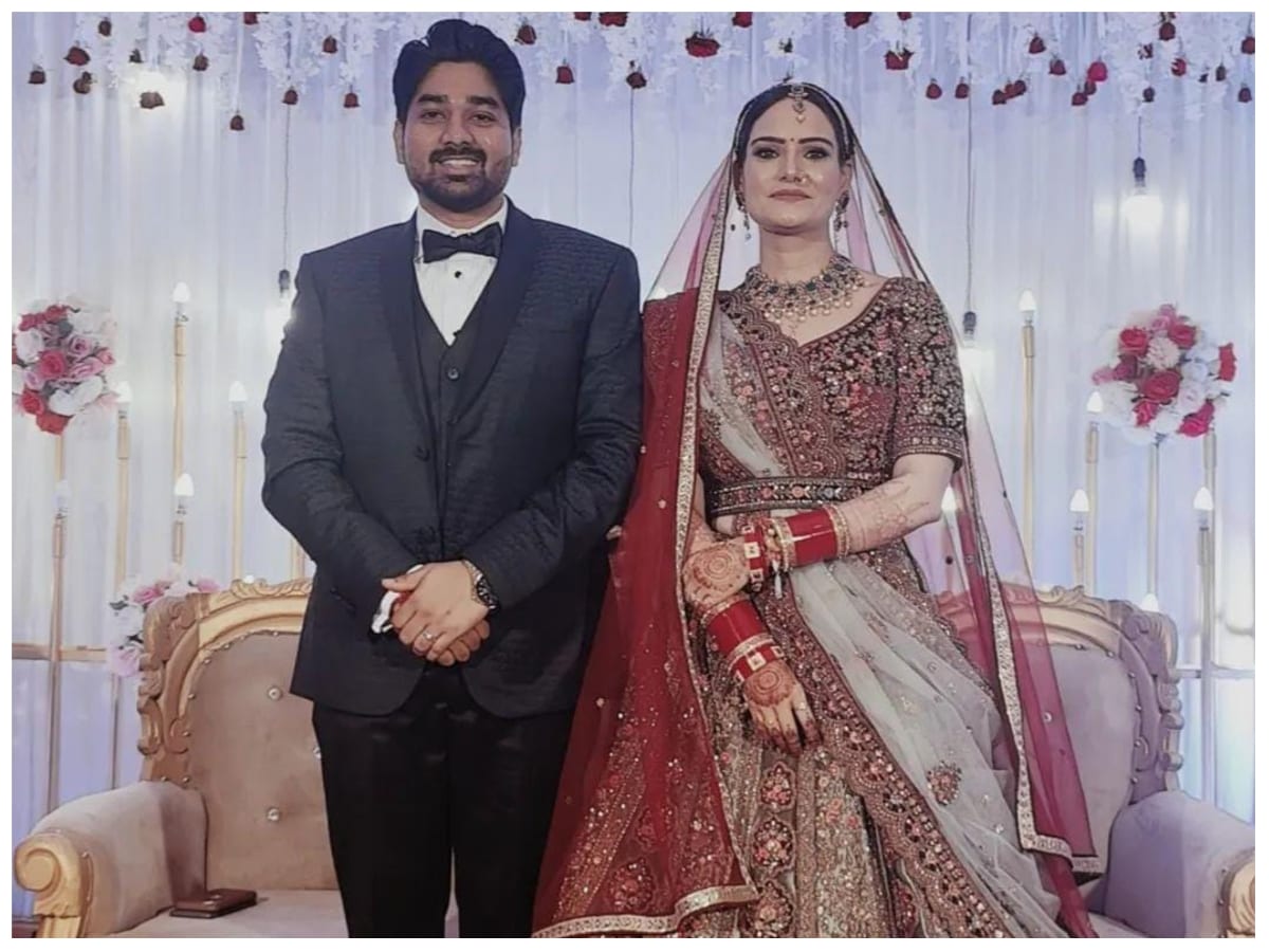 Ias love story ias gaurav benal mp cadre ias officers ias marriage photo viral on social media ...