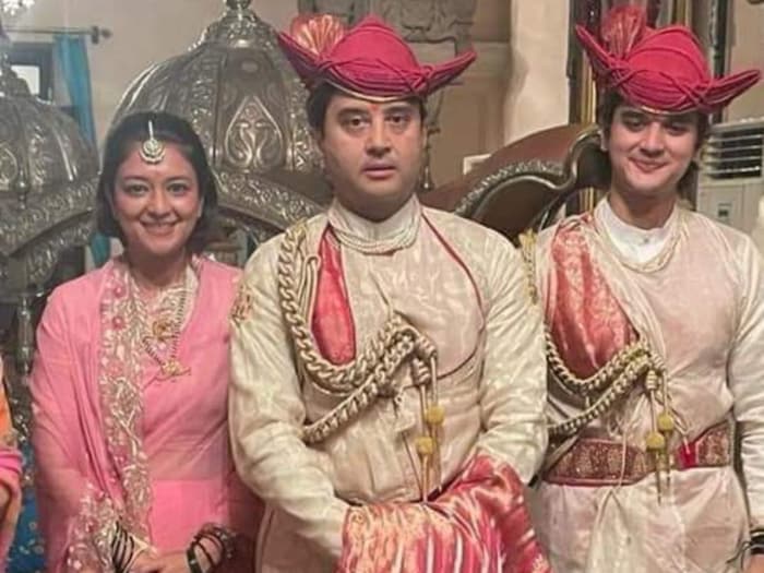 Jyotiraditya scindia lost his heart to priyadarshini raje at first ...