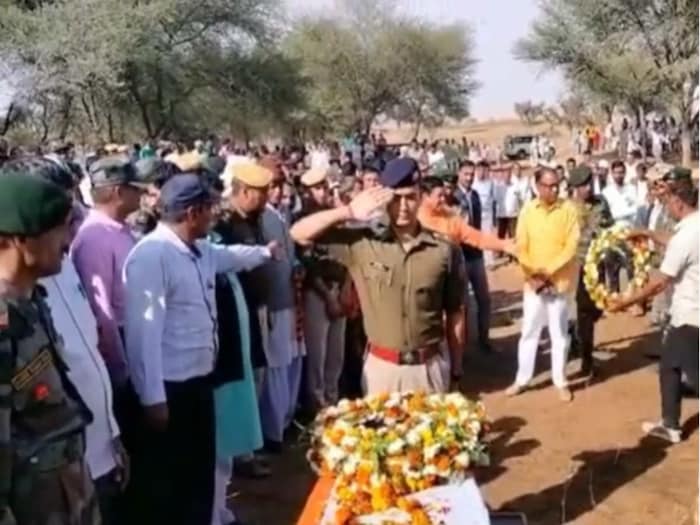 Shahadat ko naman naib subedar devkaran singh burdak jhunjhunu martyred ...