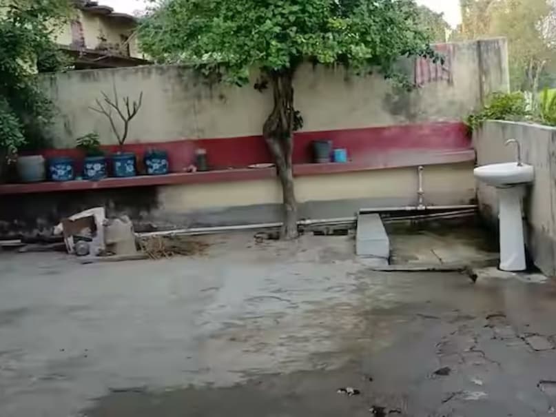 Pawan Singh Bihar village house Inside pics Bhojpuri Powerstar Spent ...