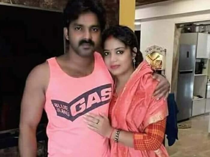 Pawan Singh First Wife Neelam Singh Secrets She was Sister in Law of ...