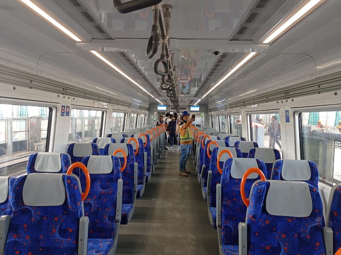 Delhi Meerut Rapid Rail First Look Speed Route Luggage Rack 3 Different ...