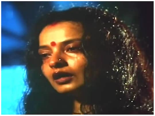 Aastha In the Prison of Spring Review Rekha and Om Puri Film Aastha ...