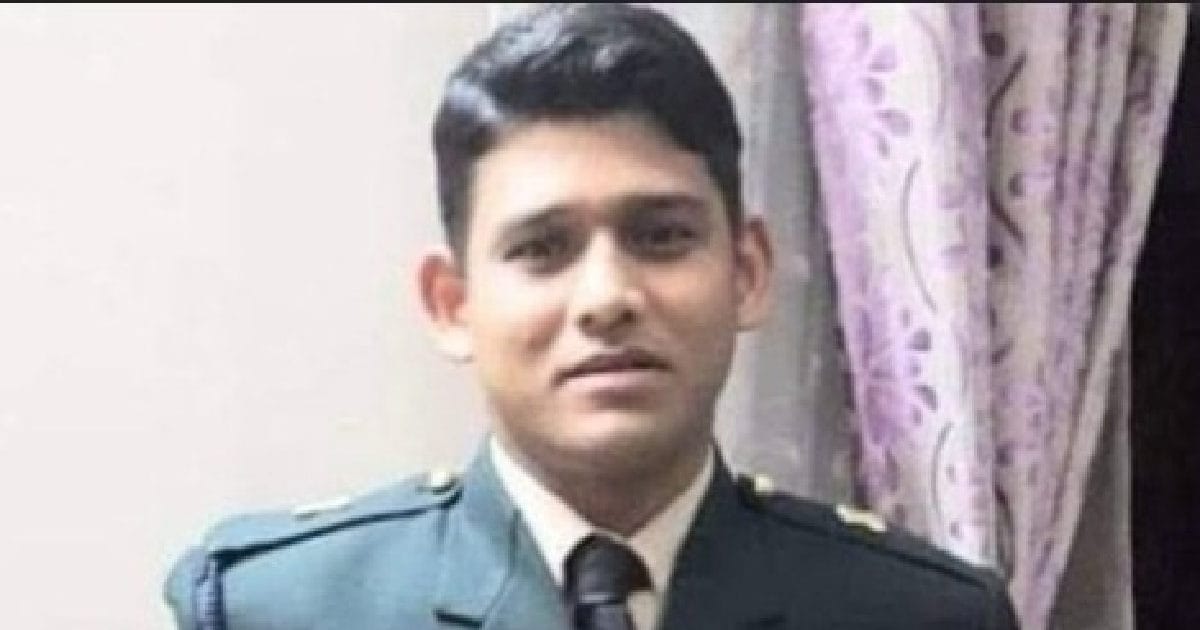 Major chitresh bisht who was martyred in pulwama attack family ...