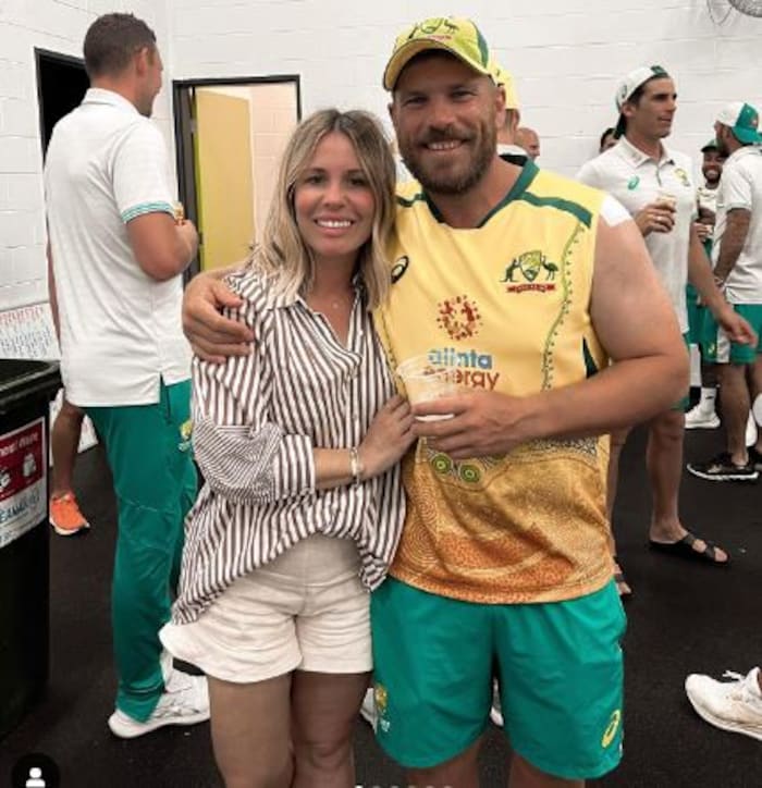 Aaron finch proposes amy griffiths in ipl know love story india ...