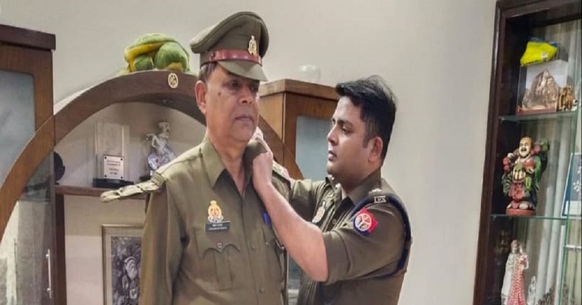 Ips success story anup singh gave star to si janardhan singh on his ...