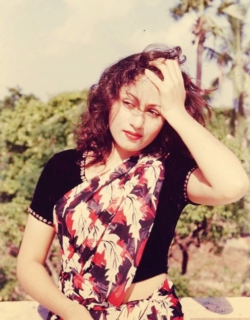 Madhubala love story with dilip kumar and kishore kumar the most tragic love affair of indian ...