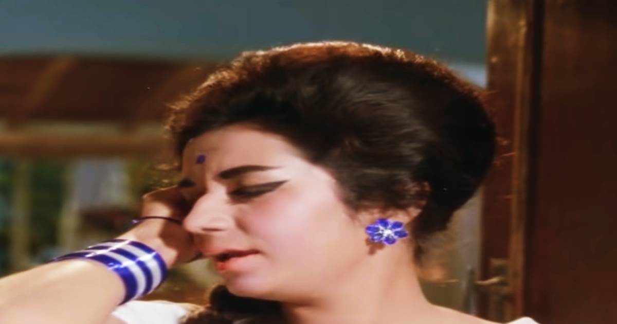 Actress Nanda who loved Manmohan Desai got engaged but to be husband ...