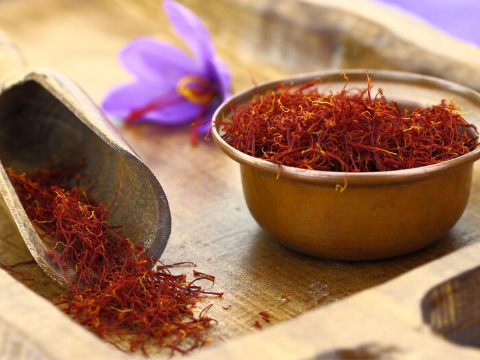 Difference between original and fake saffron with smart purchasing tips ...