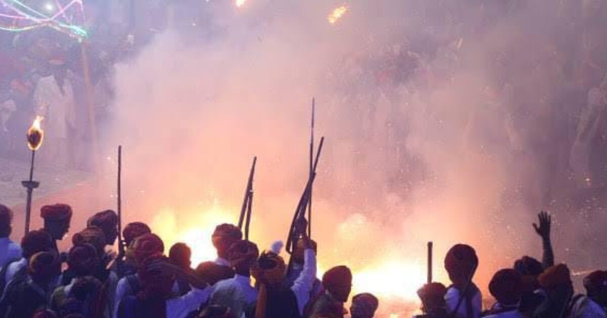 OMG Holi of barood celebrated in town of Udaipur looks like Diwali know ...