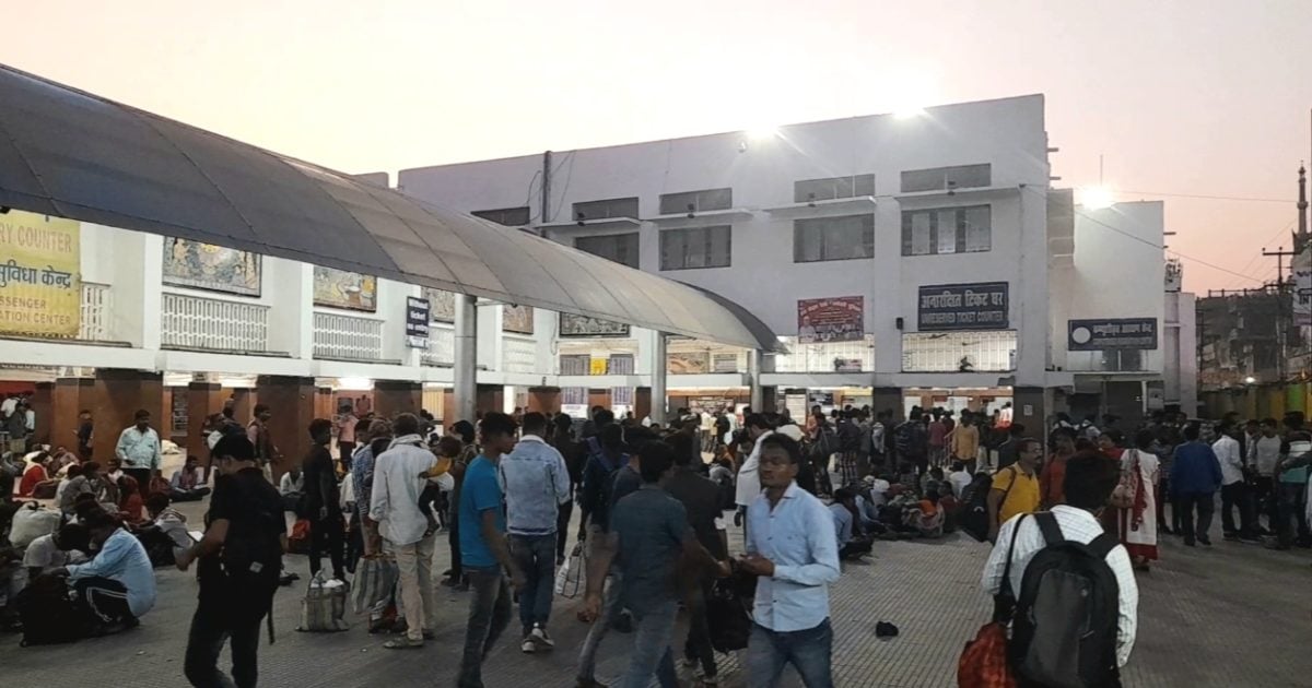 Help booth will be built at samastipur junction and additional ticket ...