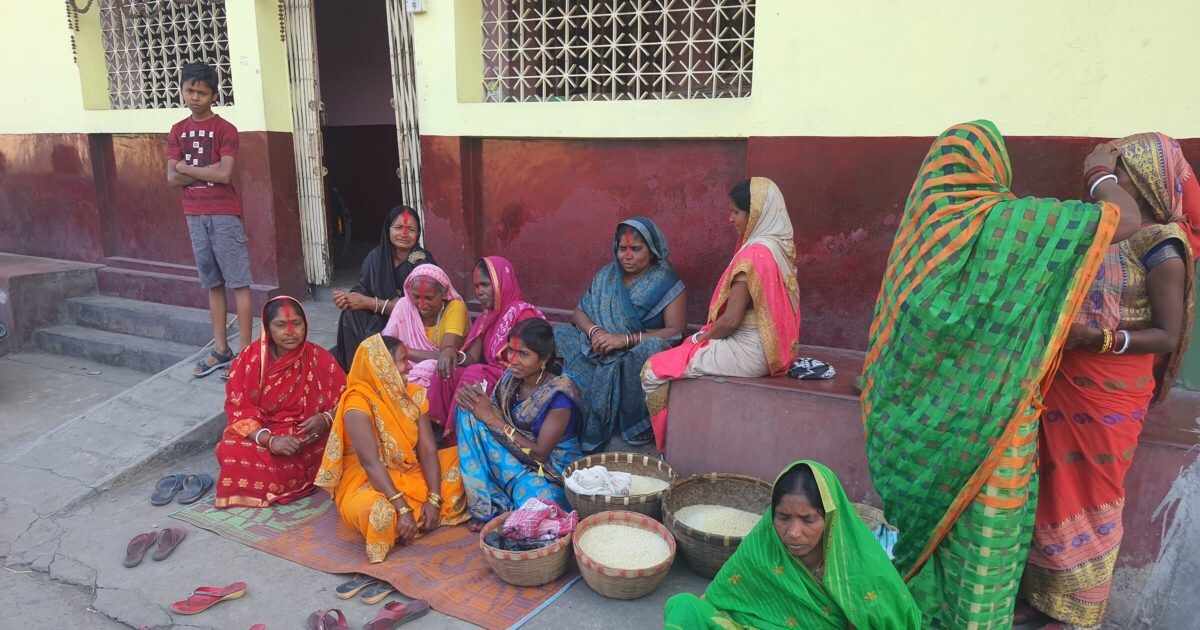 Godda News: चैत्र काली पूजा में महिलाएं 7 गांवों में जाकर मांगती है ...