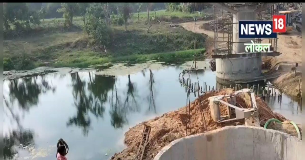 Chitrakoot News: चित्रकूट में आजादी के 75 साल बाद बन रहा बीहड़ का पुल ...