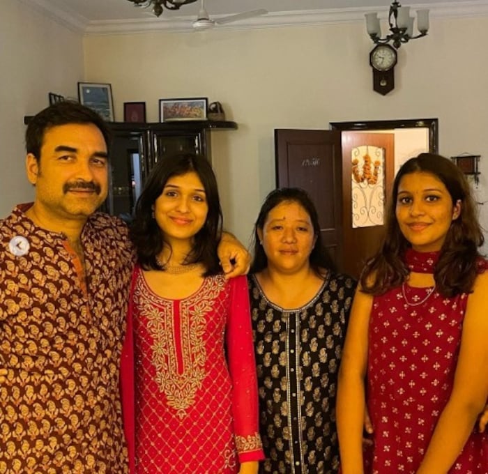 Mirzapur kaleen Bhaiya aka Pankaj Tripathi Daughter Aashi looks very beautiful simple and cute ...
