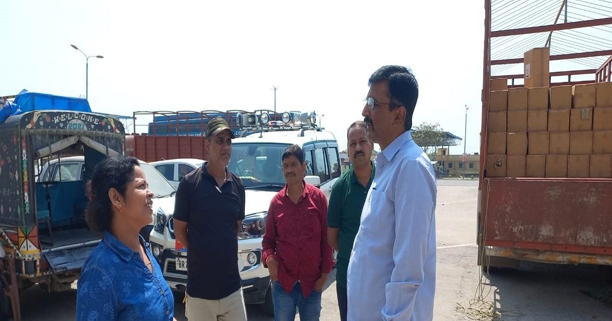 देहरादून से पटना लाई जा रही थी प्रतिबंधित कफ सिरप जब्त, ड्रग विभाग और ...