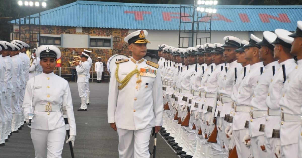 नौसेना को मिला महिला नाविकों का पहला बैच, INS चिल्का से पास आउट हुए ...