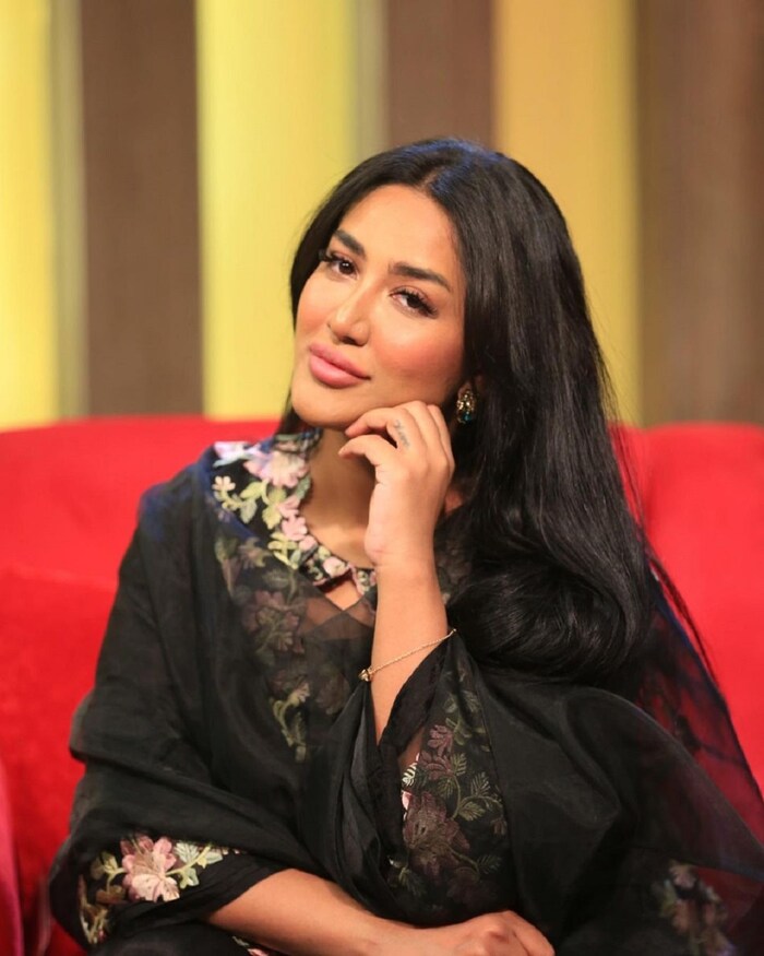 When MS Dhoni kind gesture melted Pakistani actress Mathira mohammad ...