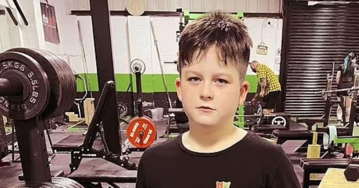 यह बच्‍चा है सुपर ब्‍वॉय, 10 साल की उम्र में उठा लेता है 115 किलो वजन ...
