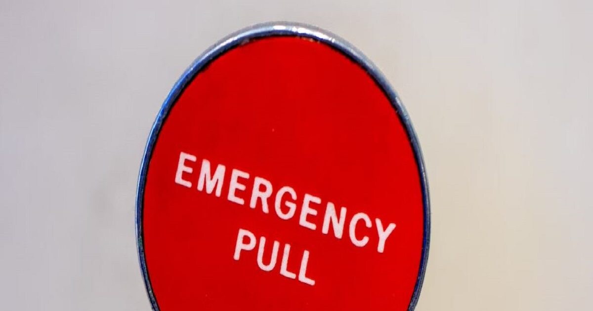 Best emergency apps on Android and ios phones bsafe red panic button ...