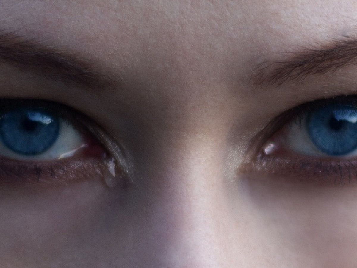 What does Science say why do tears come out of our eyes when we cry ...