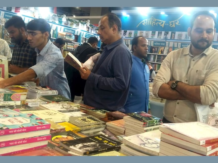 World book fair 2023 6th day vani prakashan group vishwa pustak mela ...