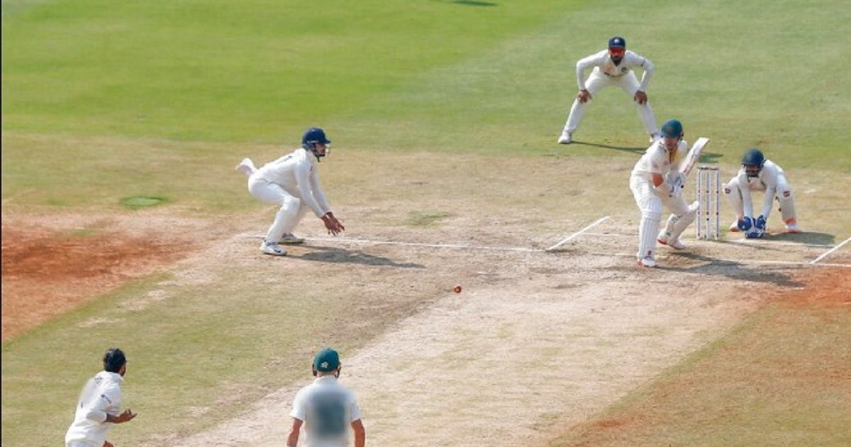 Sunil gavaskar shares special stories of javed miandad barking like dog ...