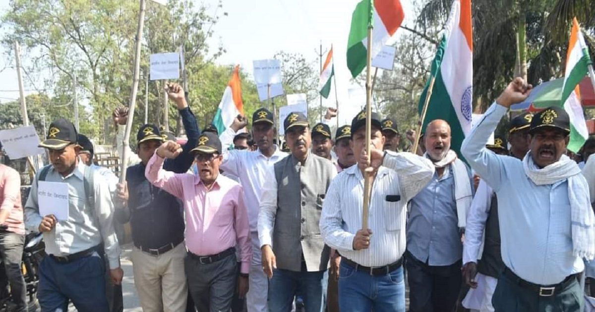 Buxar For the release of the jailed soldier the ex servicemen union ...