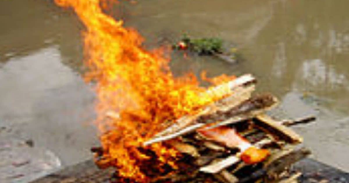 काशी में एक घर ऐसा, जहां हर कमरे में रहने वाले अपनी मृत्यु का इंतजार ...