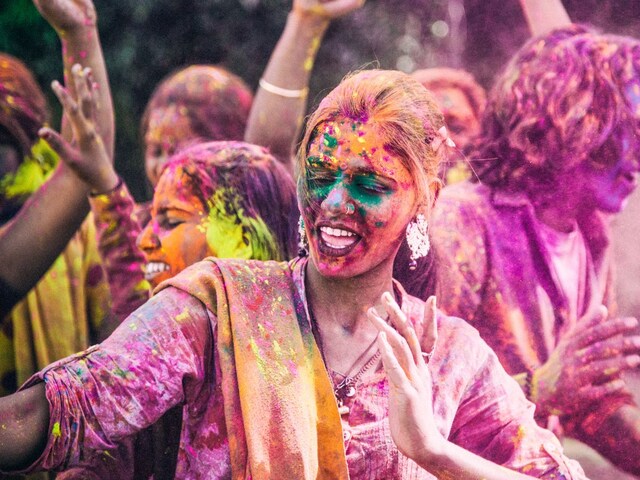 Skin and eye care tips to remove colour in holi with easy home remedies ...
