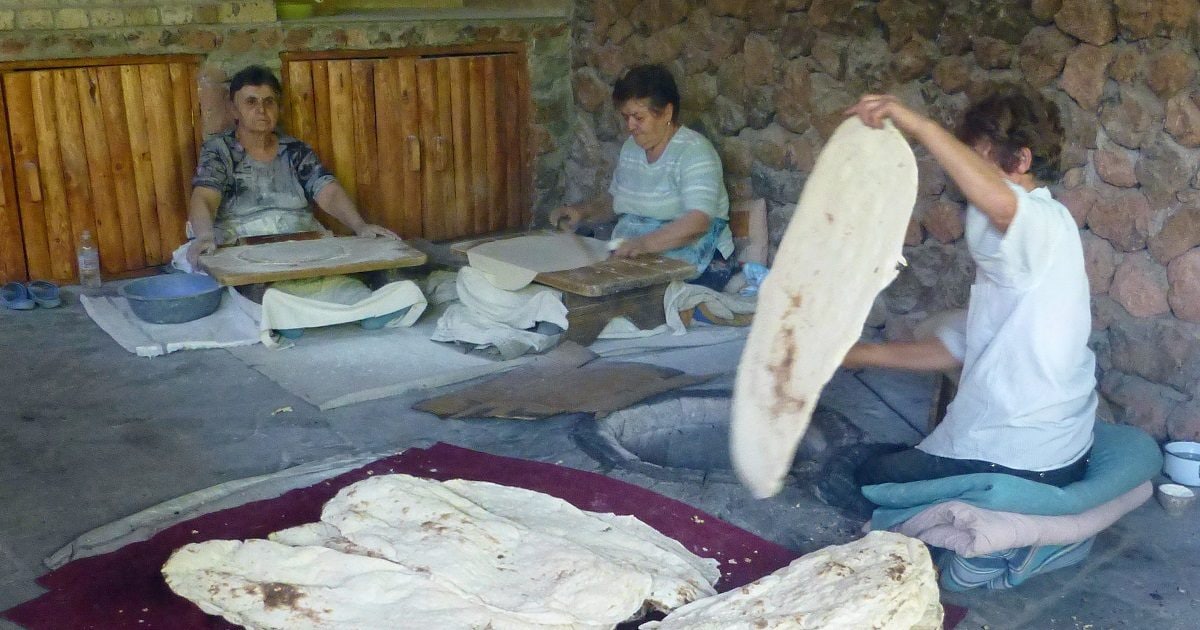 Largest roti of the world is lavash in which fit our more then 08 tava ...