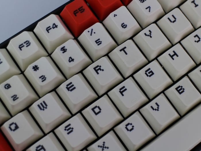 कैसे हुई QWERTY कीबोर्ड की शुरूआत, क्या हो अगर इसे ABCD में बदल दिया ...