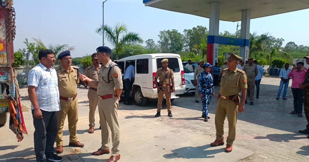 Unnao Crime News: हाइवे के पेट्रोल पंप पहुंचे नकाबपोश लुटेरे, ढाई लाख ...