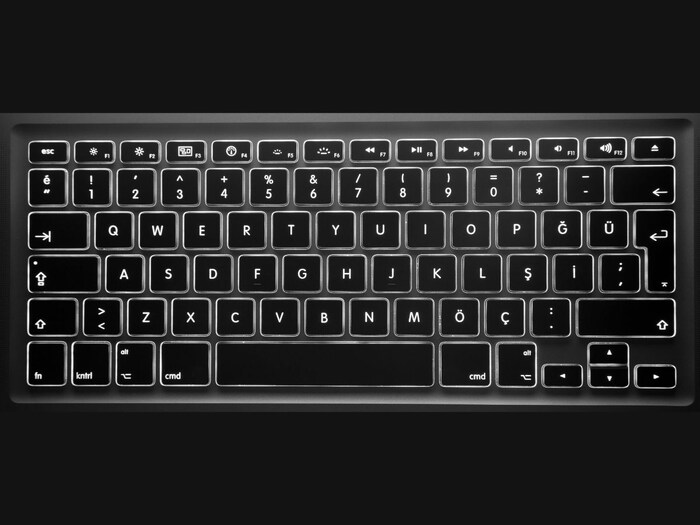 कैसे हुई QWERTY कीबोर्ड की शुरूआत, क्या हो अगर इसे ABCD में बदल दिया ...