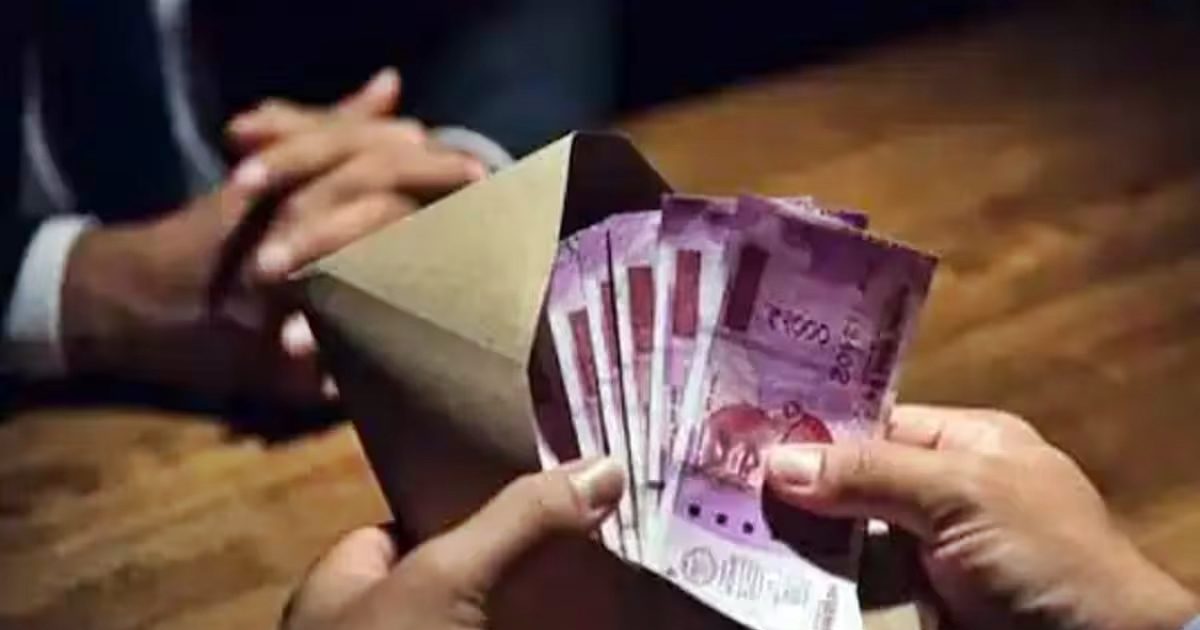 हिमाचल के संगड़ाह में बीडीओ दफ्तर में तैनात जेई प्रदीप शर्मा रिश्वत ...