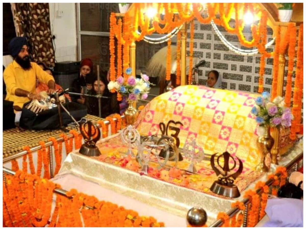 प्रकाश सिंह बादल के निधन के बाद जानें कैसे होता सिख धर्म में अंतिम ...