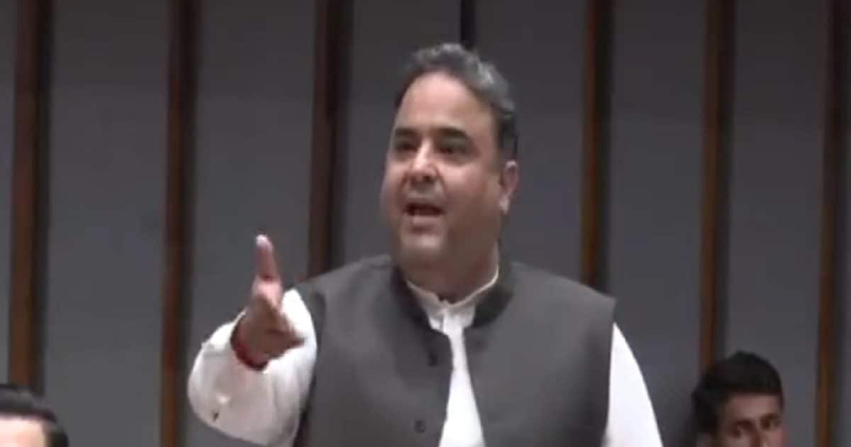 VIDEO: पाकिस्तान में अब हिंदू सांसद पर धर्म बदलने का दवाब, कहा- साथी ...