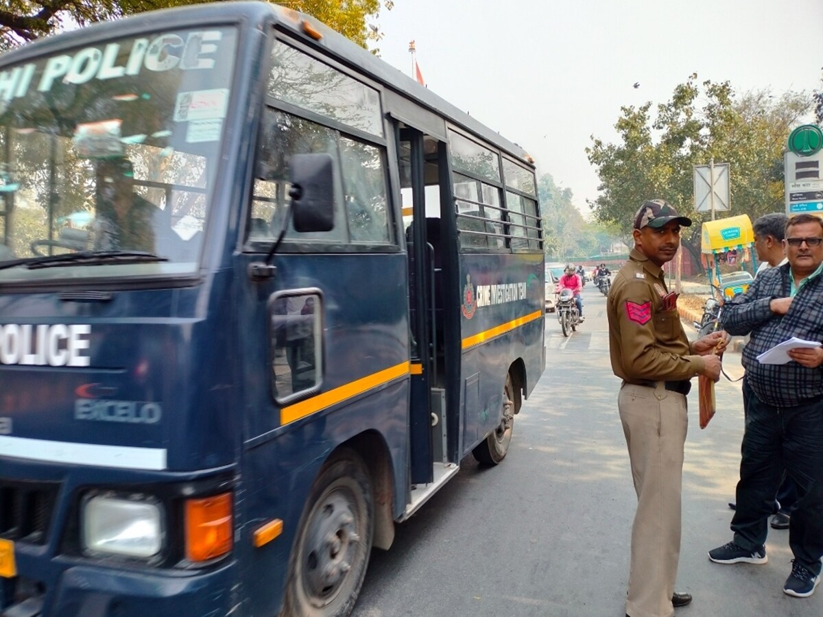 DDA News: डीडीए फ्लैट देने के नाम पर बिहार के 12वीं और Bsc के दो ...