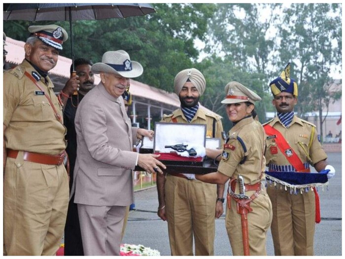 Success Story: प्रियंका चोपड़ा ने इस IPS का निभाया किरदार, पुलिस सेवा ...