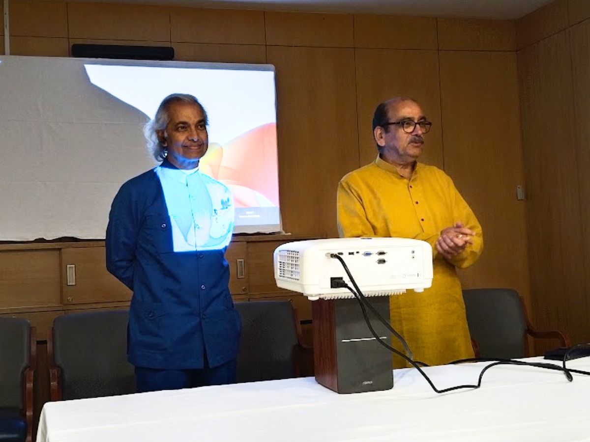 कुमाउनी काव्य के 200 वर्षों की रोचक यात्रा है ललित मोहन जोशी की 'अंगवाल ...